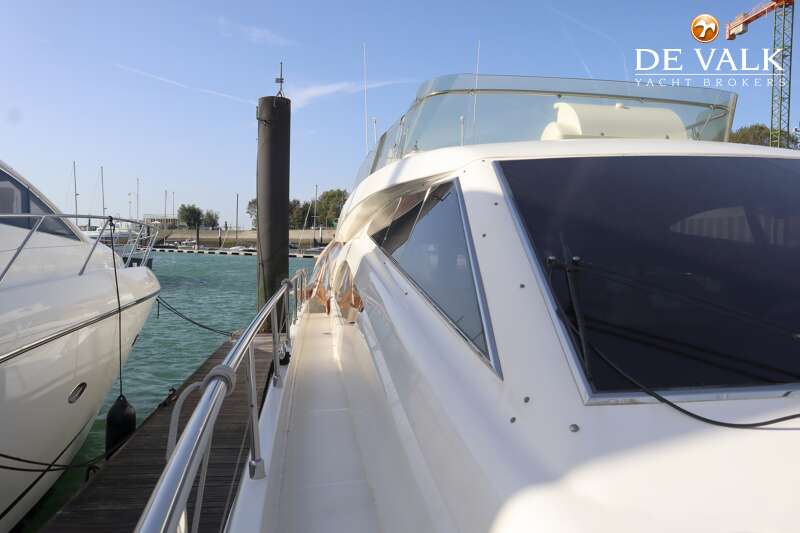 FERRETTI 530 motor yacht for sale | De Valk Yacht broker