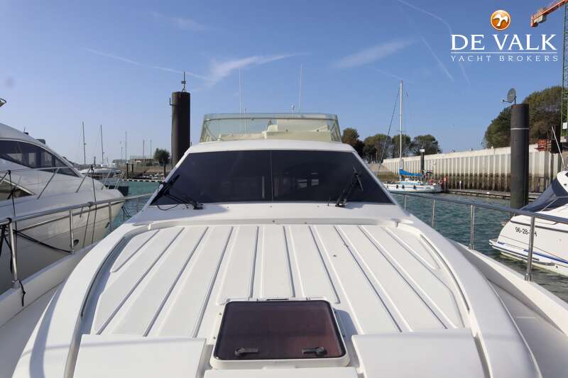 FERRETTI 530 motor yacht for sale | De Valk Yacht broker