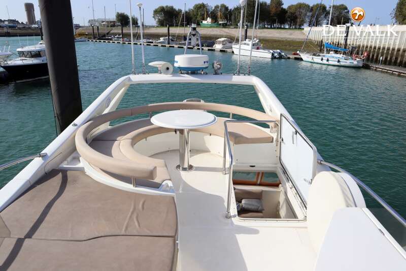 FERRETTI 530 motor yacht for sale | De Valk Yacht broker