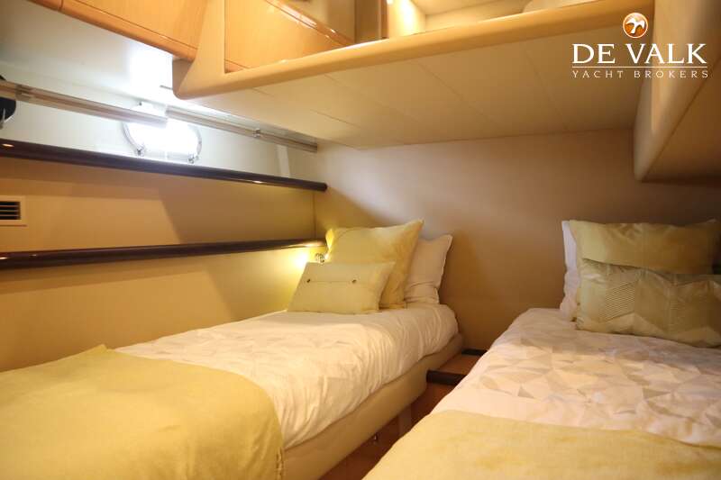 FERRETTI 530 motor yacht for sale | De Valk Yacht broker