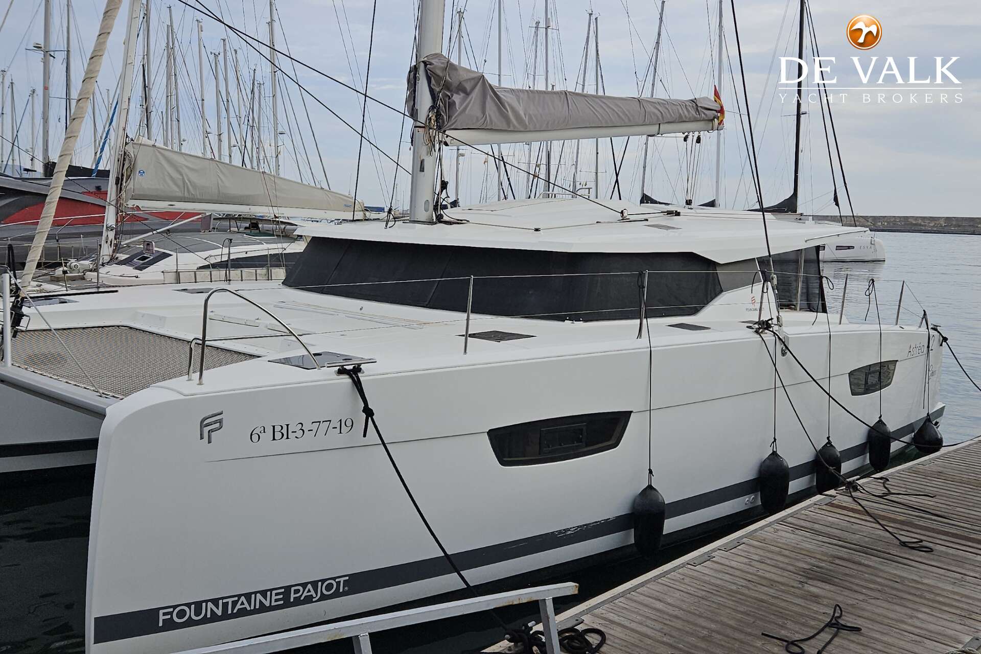 FOUNTAINE PAJOT ASTREA 42 catamaran sailingyacht for sale | De Valk ...