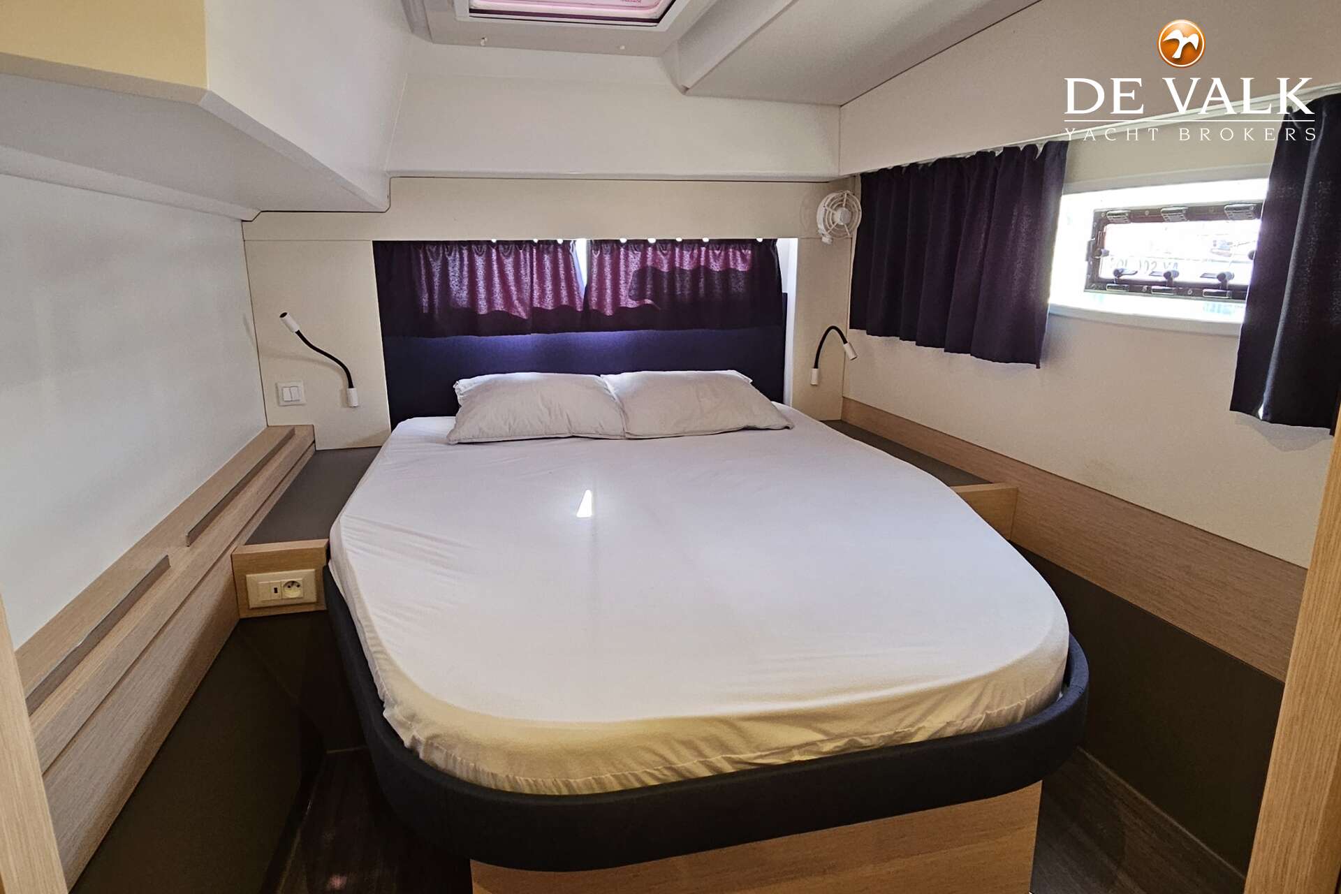 FOUNTAINE PAJOT ASTREA 42 catamaran sailingyacht for sale | De Valk ...