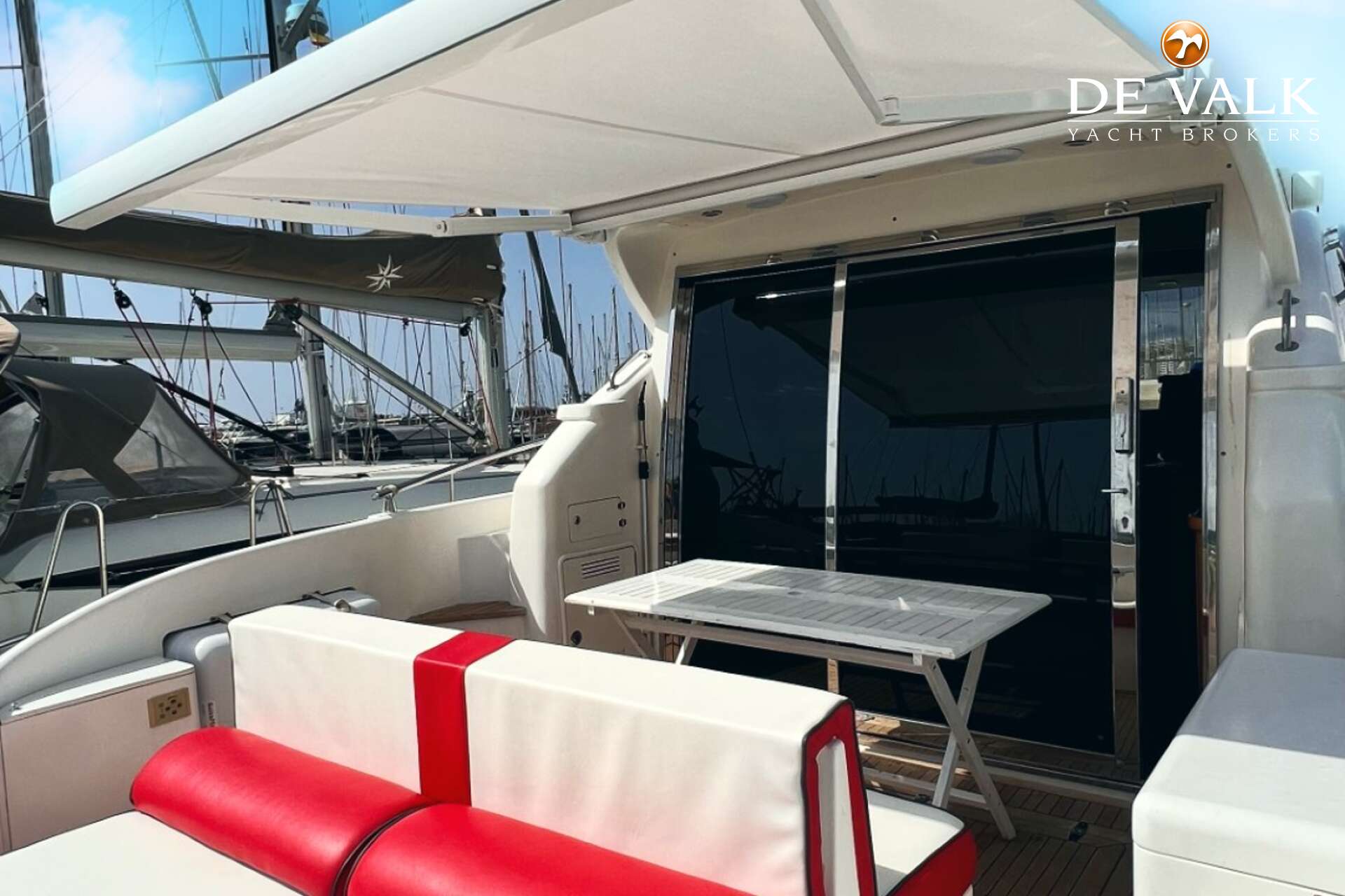 GENESIS CIELO 50 motor yacht for sale | De Valk Yacht broker