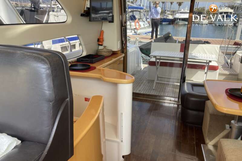 GENESIS CIELO 50 motor yacht for sale | De Valk Yacht broker