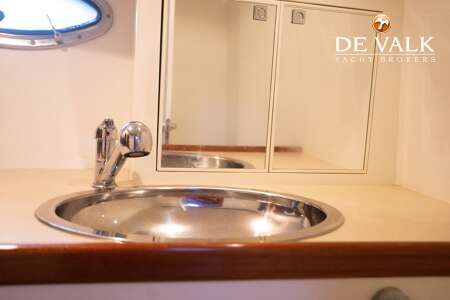 GRAND AZUR 33 motor yacht for sale | De Valk Yacht broker