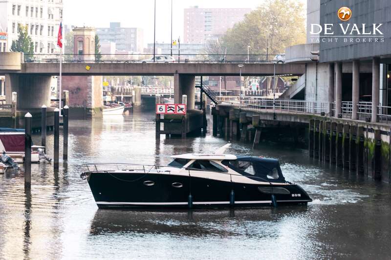 GRAND AZUR 33 motor yacht for sale | De Valk Yacht broker