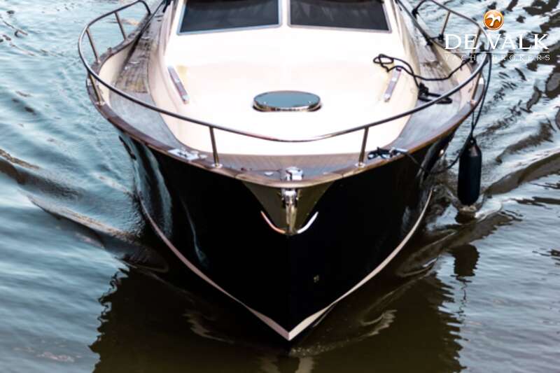 GRAND AZUR 33 motor yacht for sale | De Valk Yacht broker