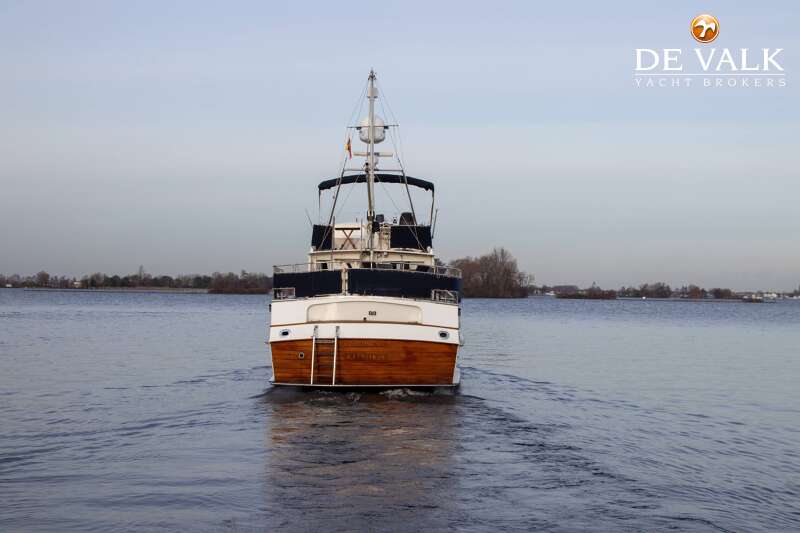 GRAND BANKS 49 CLASSIC motor yacht for sale | De Valk Yacht broker