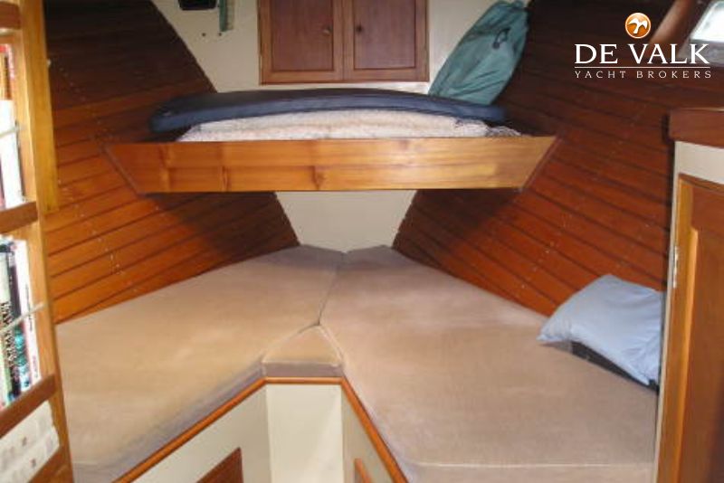 GRAND BANKS ALASKAN 49 motor yacht for sale | De Valk Yacht Brokers