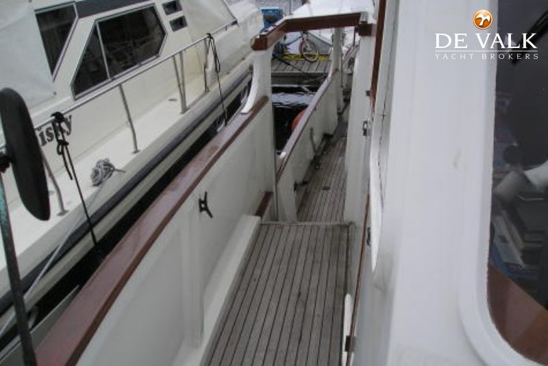 GRAND BANKS ALASKAN 49 motor yacht for sale | De Valk Yacht Brokers