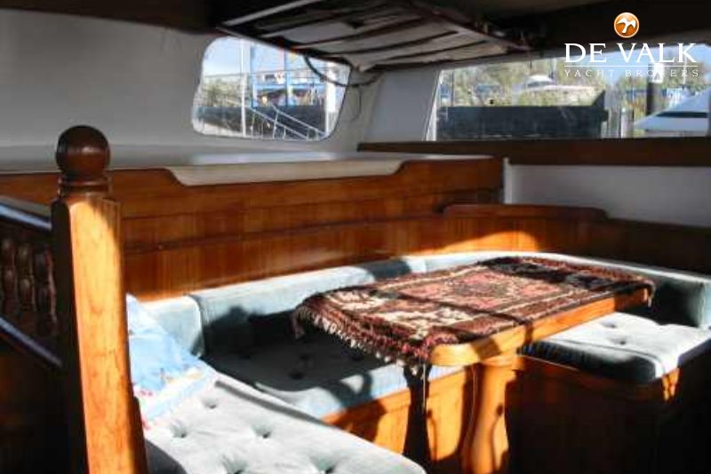 GRAND BANKS ALASKAN 49 motor yacht for sale | De Valk Yacht Brokers