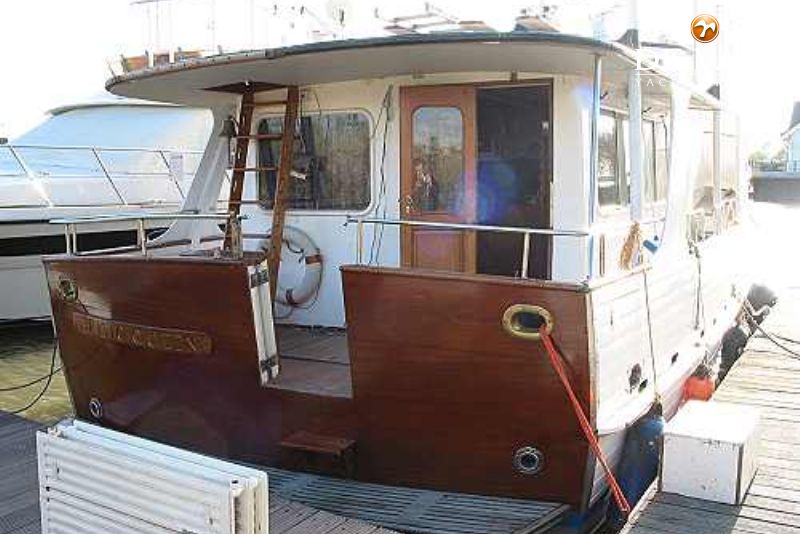 GRAND BANKS ALASKAN 49 motor yacht for sale | De Valk Yacht Brokers