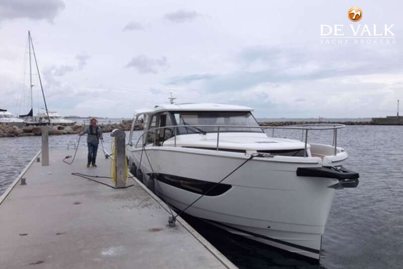 GREENLINE 39 motor yacht for sale | De Valk Yacht broker