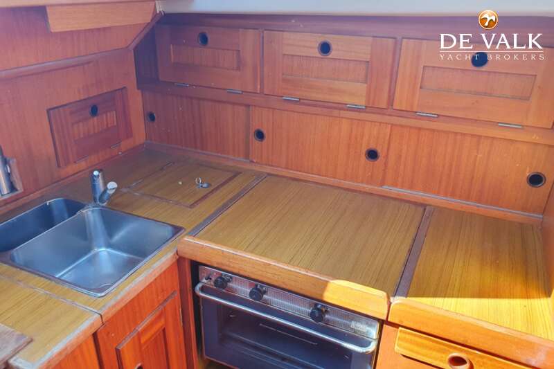 HALLBERG RASSY 312 MKII sailing yacht for sale | De Valk Yacht broker