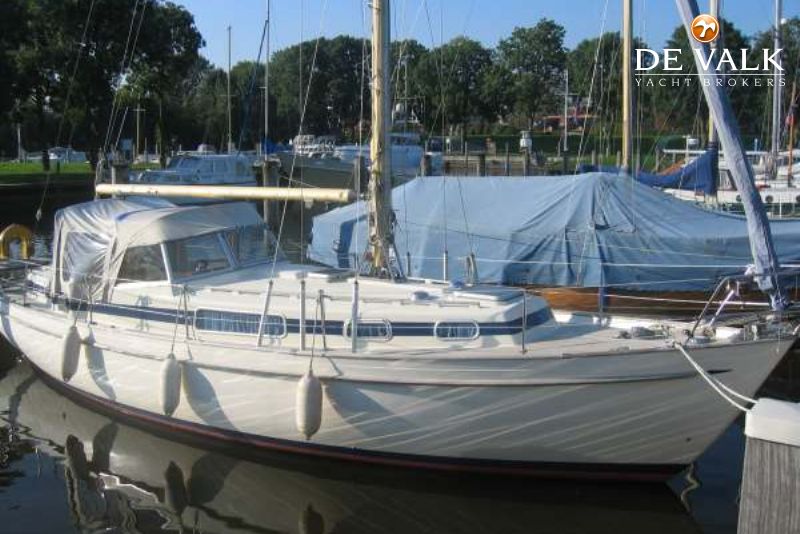 HALLBERG RASSY 35 sailing yacht for sale | De Valk Yacht Brokers