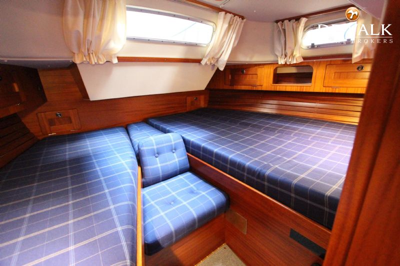 HALLBERG RASSY 37 sailing yacht for sale | De Valk Yacht Brokers