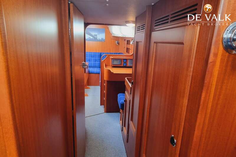 HALLBERG RASSY 37 sailing yacht for sale | De Valk Yacht broker