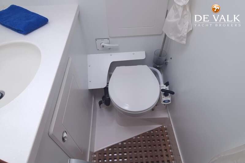 HALLBERG RASSY 37 sailing yacht for sale | De Valk Yacht broker