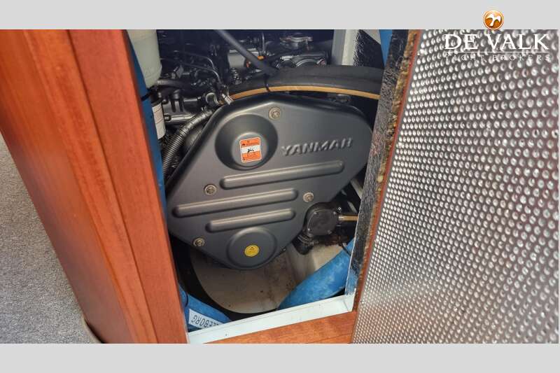 HALLBERG RASSY 37 sailing yacht for sale | De Valk Yacht broker