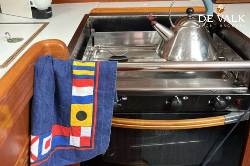 HALLBERG RASSY 40 sailing yacht for sale | De Valk Yacht broker