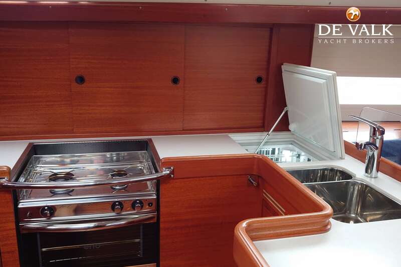 HALLBERG RASSY 400 sailing yacht for sale | De Valk Yacht broker