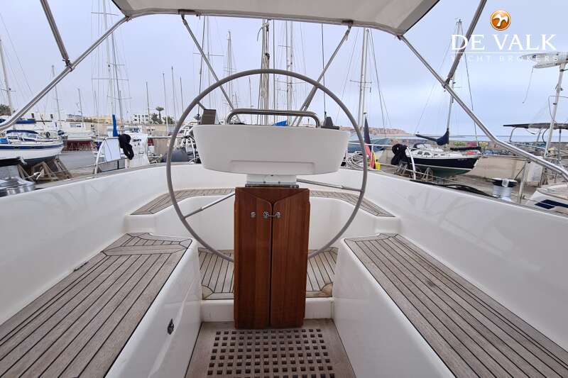 HALLBERG RASSY 40C sailing yacht for sale | De Valk Yacht broker