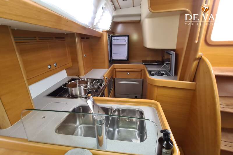 HALLBERG RASSY 40C sailing yacht for sale | De Valk Yacht broker