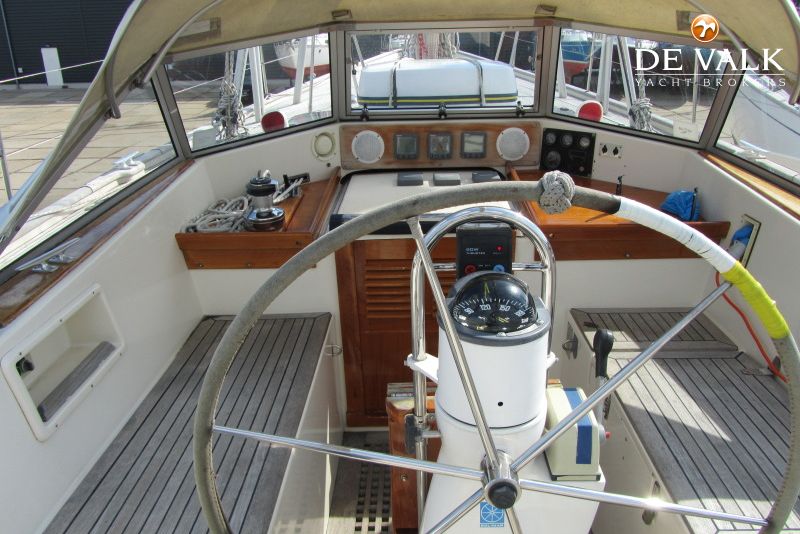 HALLBERG RASSY 42E sailing yacht for sale | De Valk Yacht Brokers