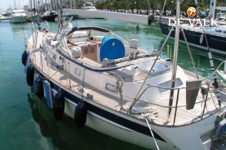HALLBERG RASSY 42F sailing yacht for sale | De Valk Yacht broker