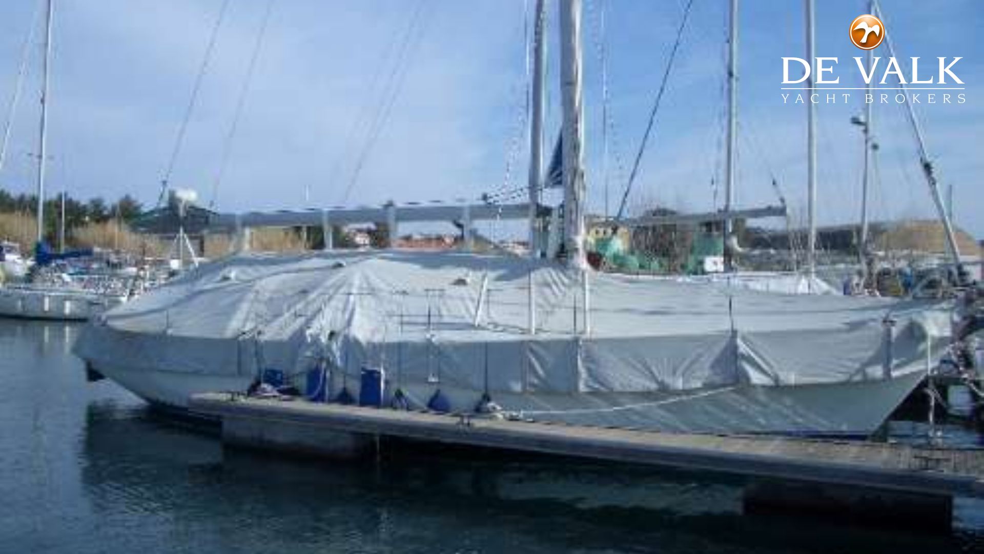 HALLBERG RASSY 42F sailing yacht for sale | De Valk Yacht broker