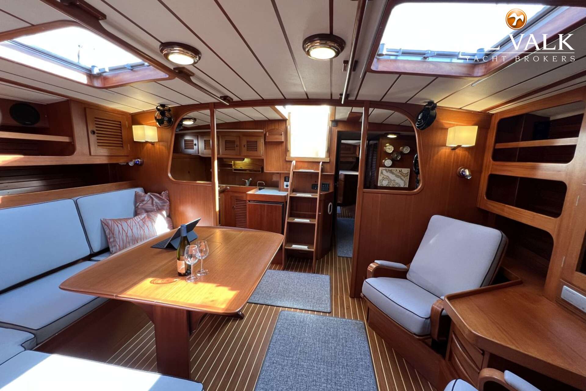 HALLBERG RASSY 49 sailing yacht for sale | De Valk Yacht broker