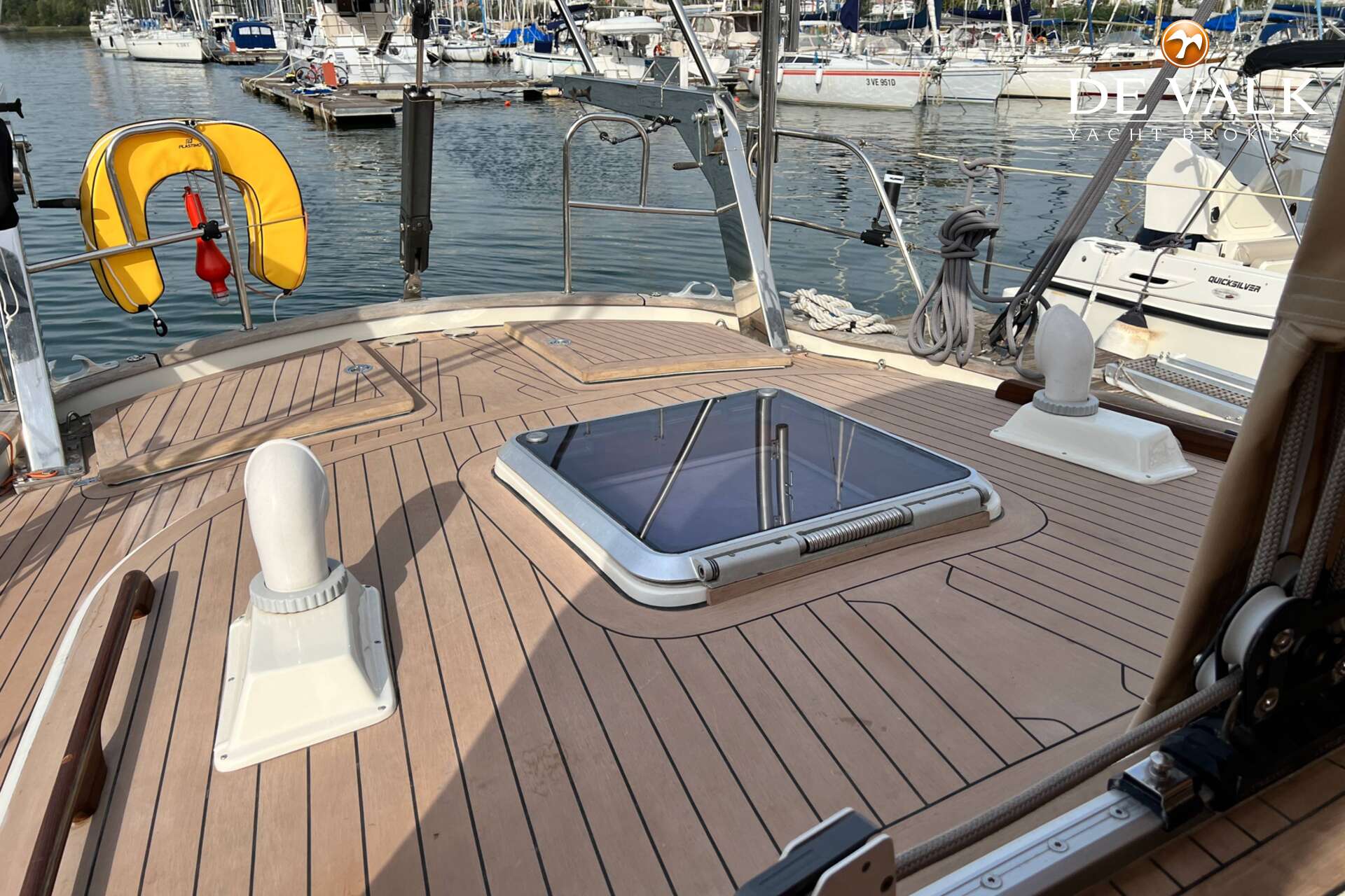 HALLBERG RASSY 49 sailing yacht for sale | De Valk Yacht broker