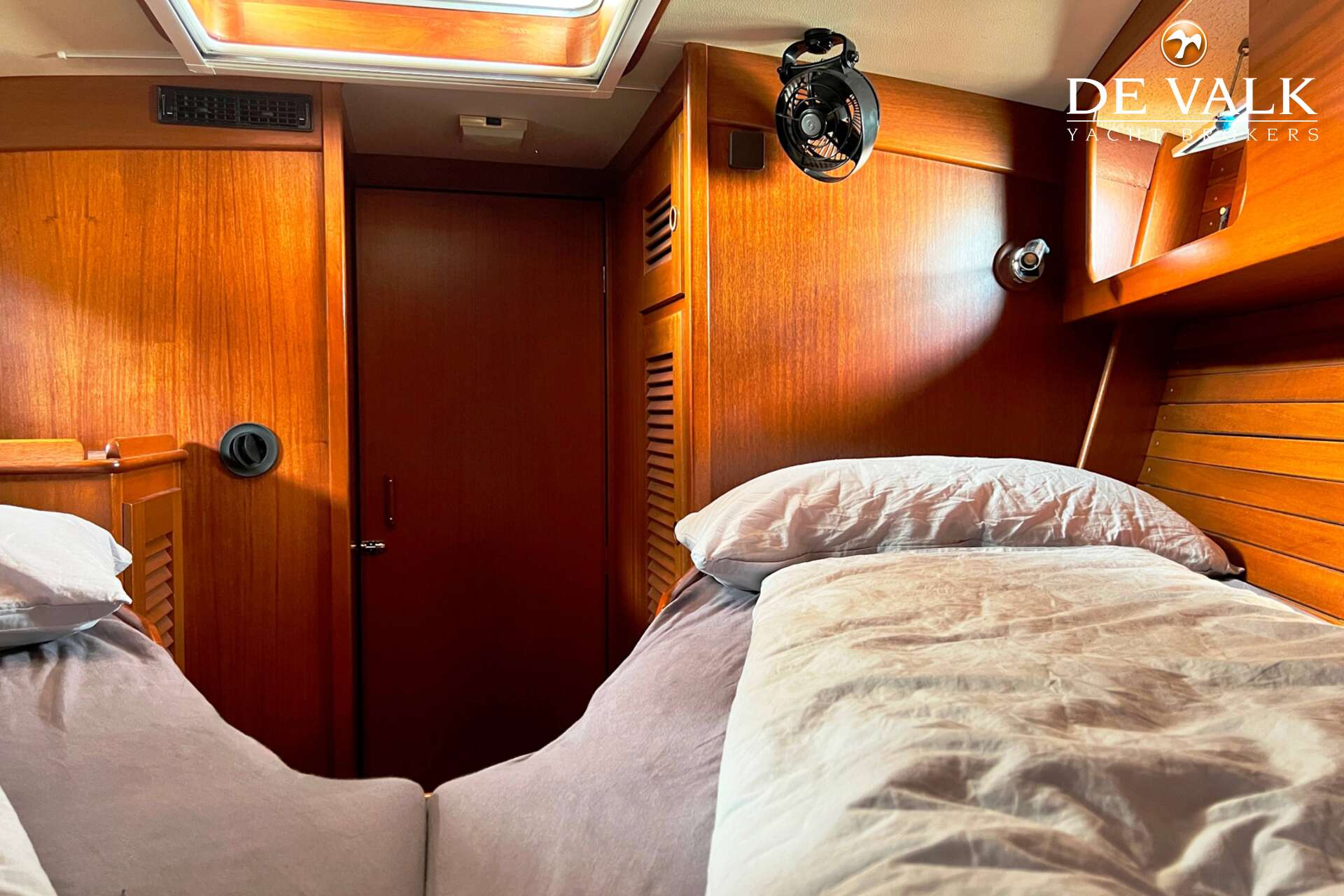 HALLBERG RASSY 49 sailing yacht for sale | De Valk Yacht broker