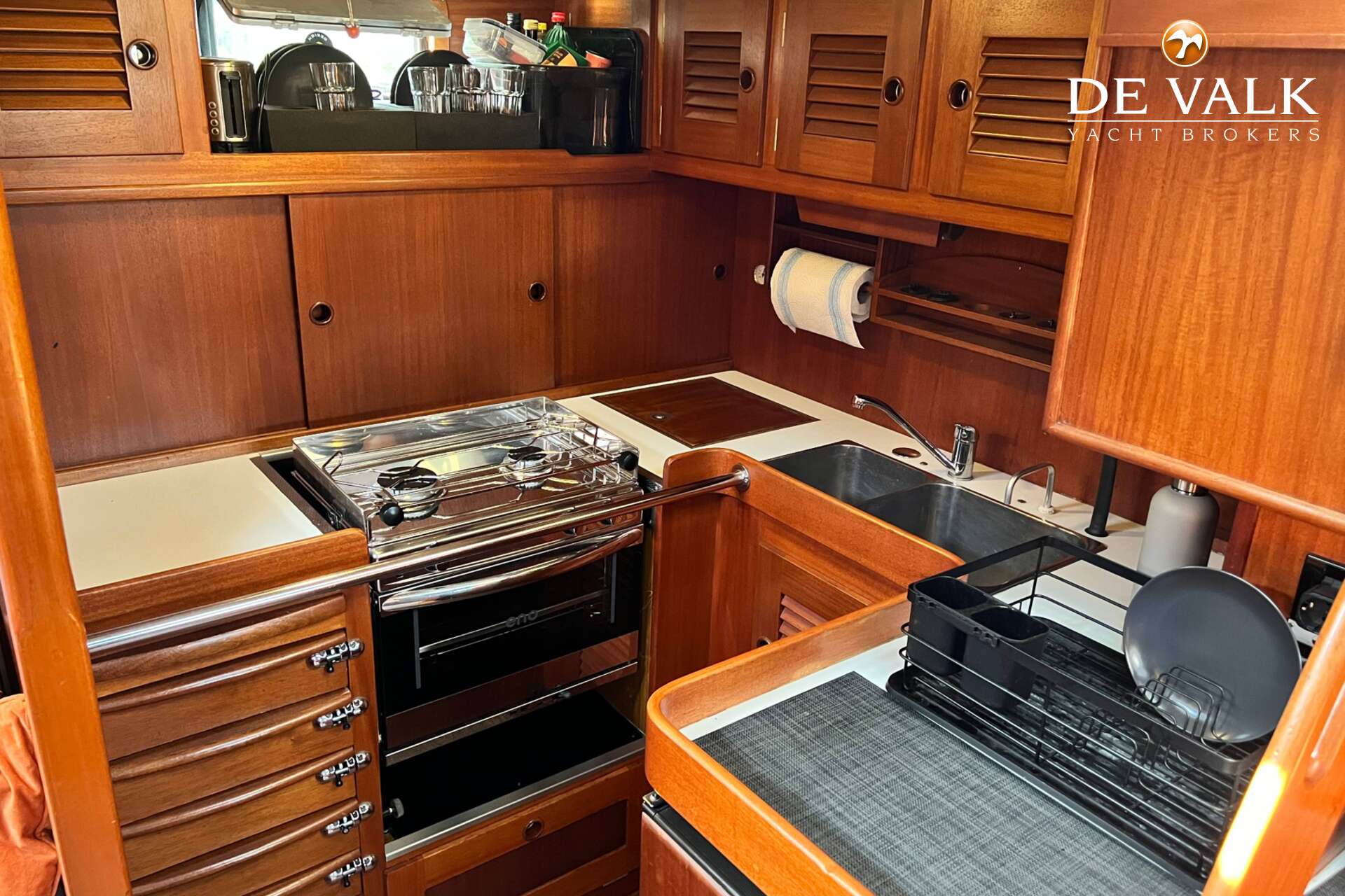 HALLBERG RASSY 49 sailing yacht for sale | De Valk Yacht broker