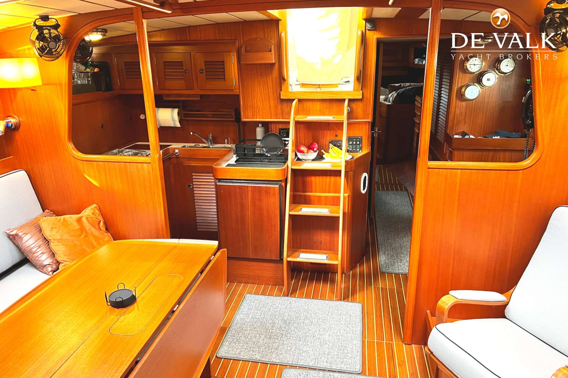 HALLBERG RASSY 49 sailing yacht for sale | De Valk Yacht broker