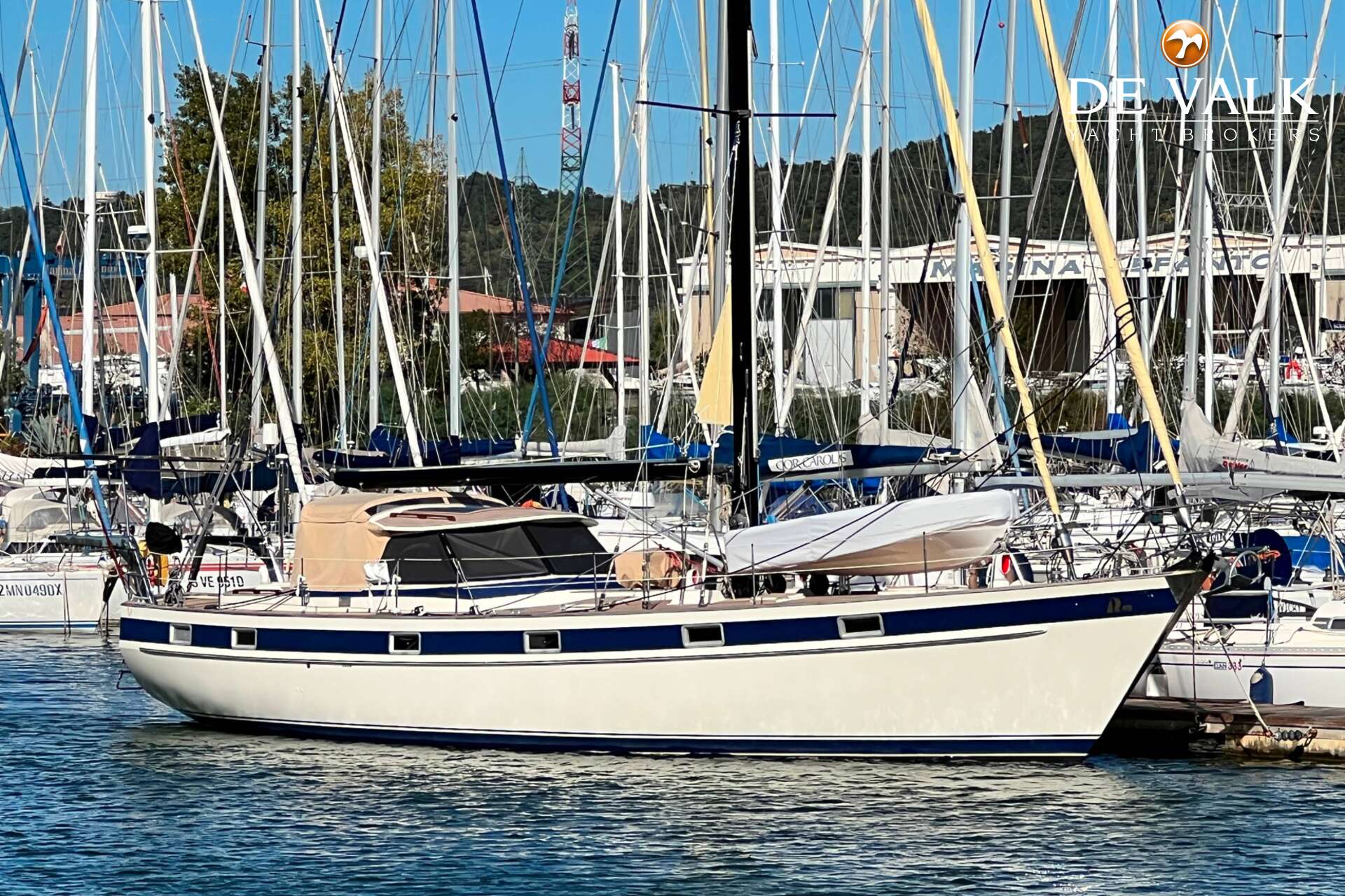HALLBERG RASSY 49 sailing yacht for sale | De Valk Yacht broker