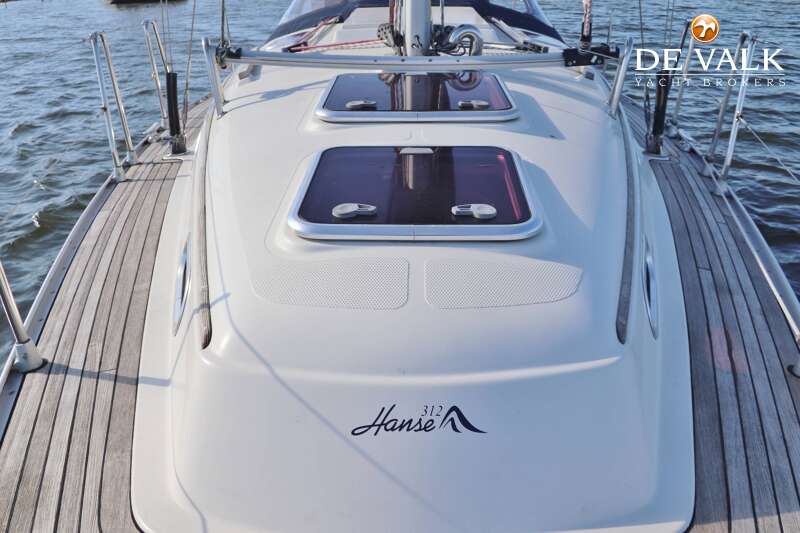 HANSE 312 sailing yacht for sale | De Valk Yacht broker