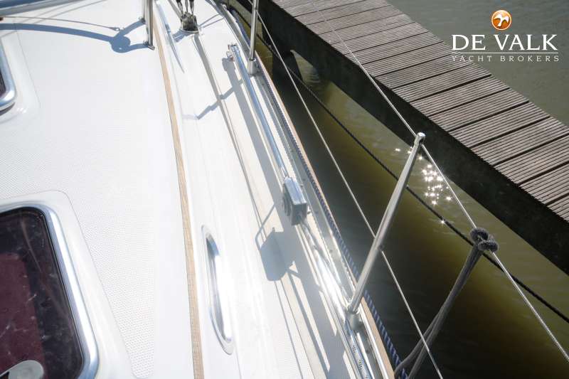 HANSE 315 sailing yacht for sale | De Valk Yacht broker