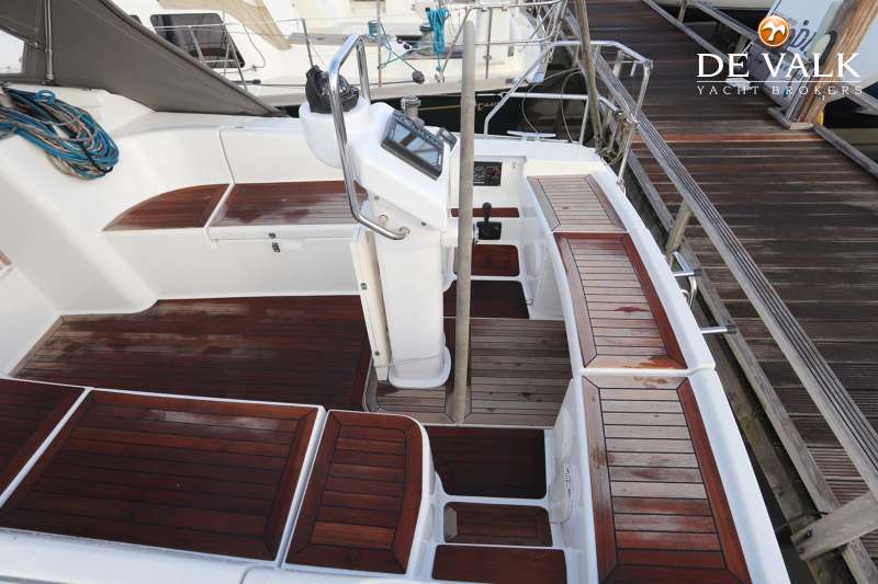 HANSE 370 sailing yacht for sale | De Valk Yacht broker