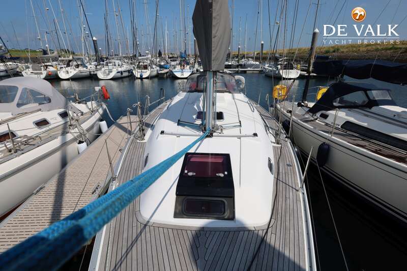 HANSE 370 sailing yacht for sale | De Valk Yacht broker