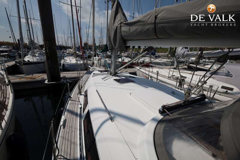 HANSE 370 sailing yacht for sale | De Valk Yacht broker