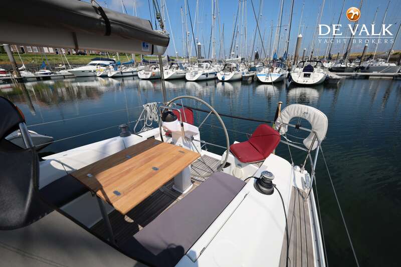 HANSE 370 sailing yacht for sale | De Valk Yacht broker
