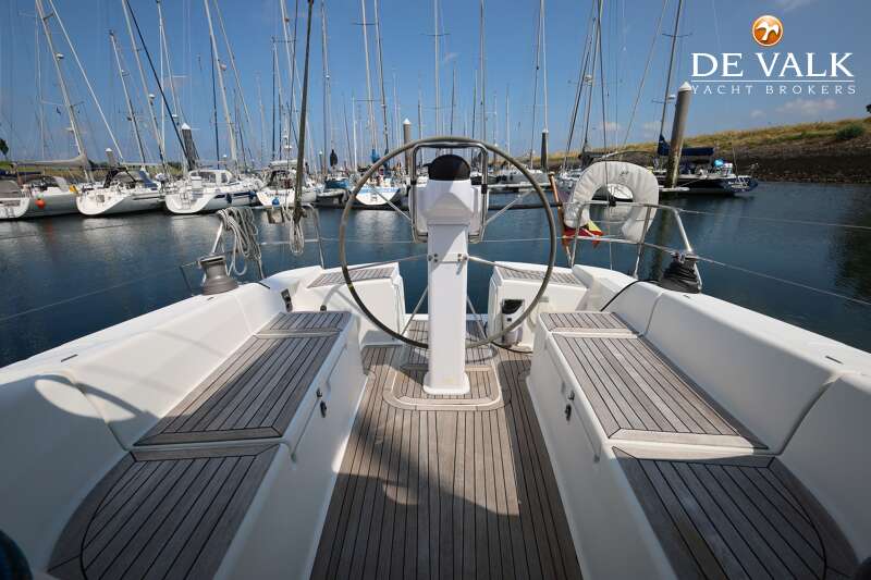 HANSE 370 sailing yacht for sale | De Valk Yacht broker