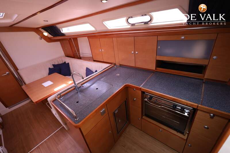 HANSE 370 sailing yacht for sale | De Valk Yacht broker