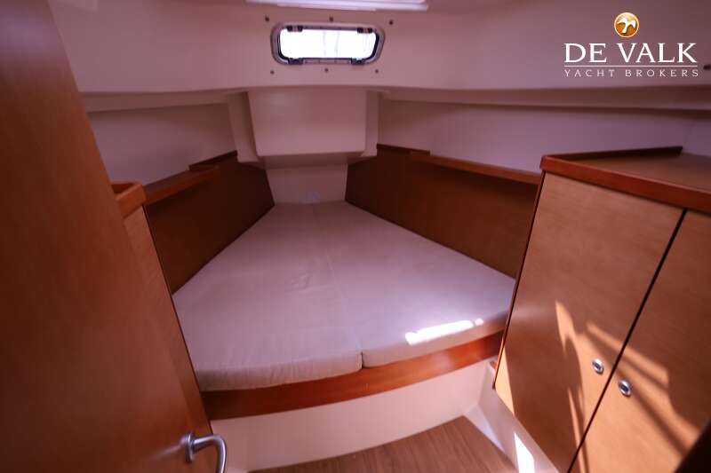 HANSE 370 sailing yacht for sale | De Valk Yacht broker