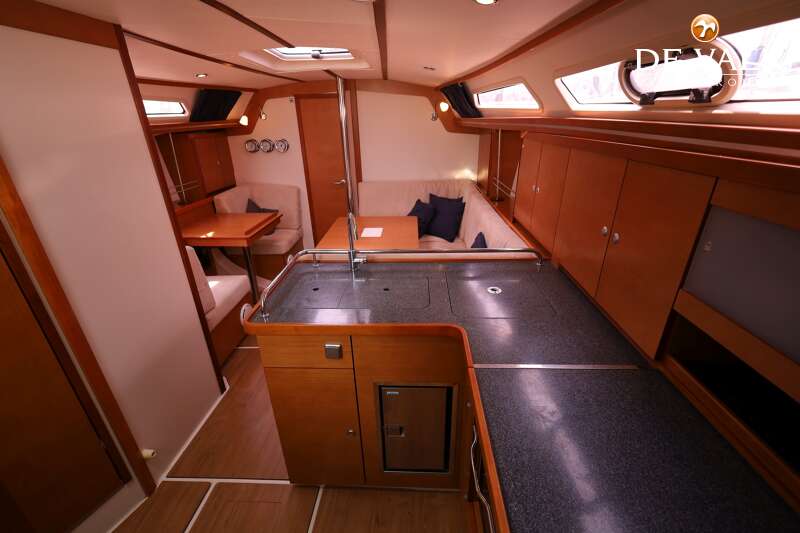 HANSE 370 sailing yacht for sale | De Valk Yacht broker