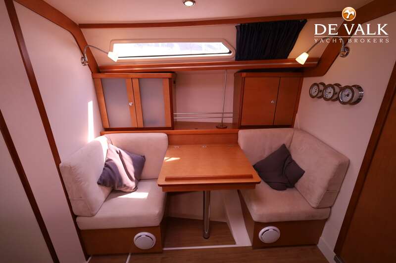 HANSE 370 sailing yacht for sale | De Valk Yacht broker