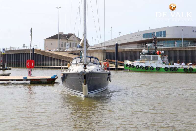 HANSE 371 sailing yacht for sale | De Valk Yacht broker