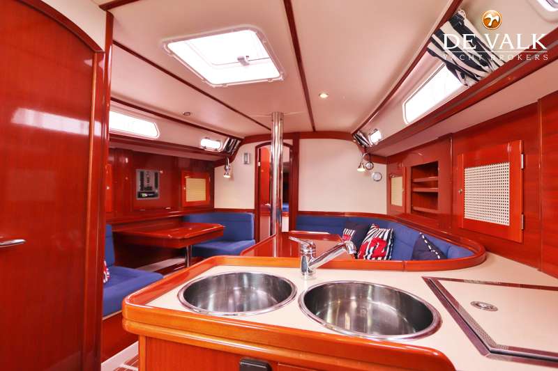 HANSE 371 sailing yacht for sale | De Valk Yacht broker