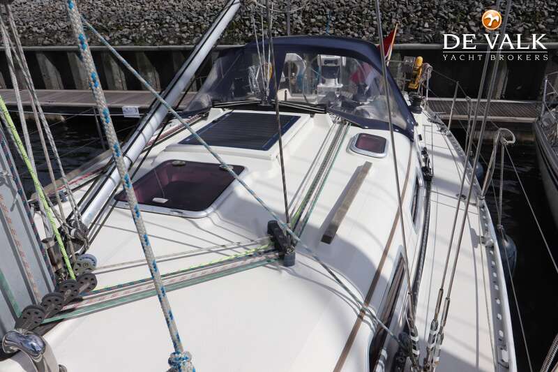 HANSE 371 sailing yacht for sale | De Valk Yacht broker